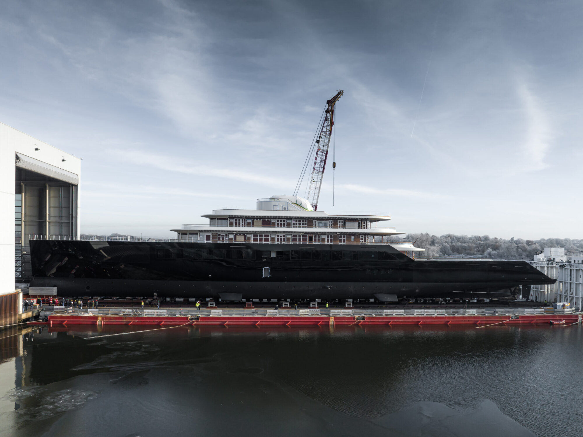 Pure black elegance: a 118 meter launched at Abeking & Rasmussen ...