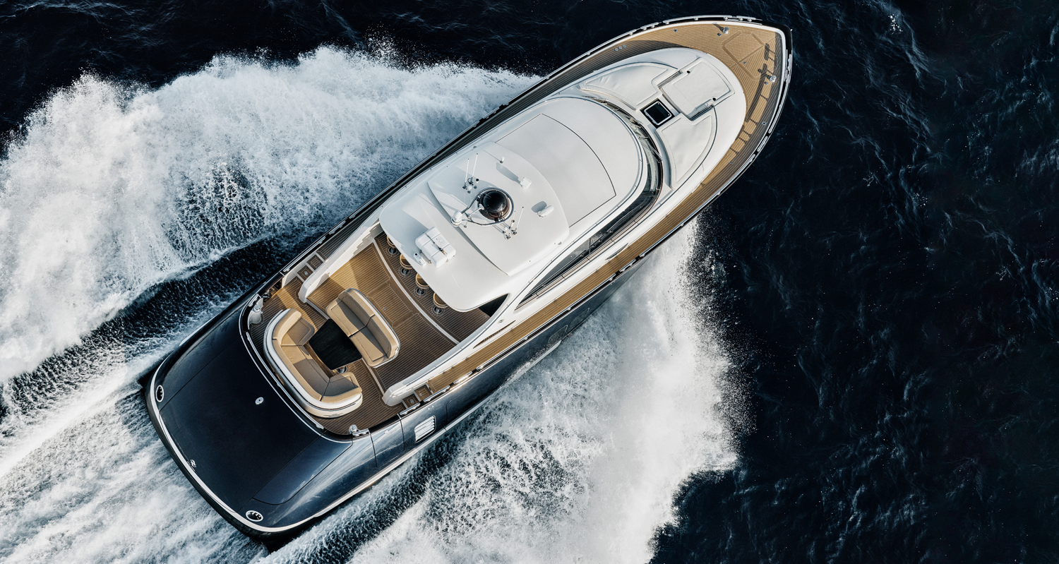 Zeelander 7: 360-degree indoor-outdoor experience by Zeelander Yachts ...
