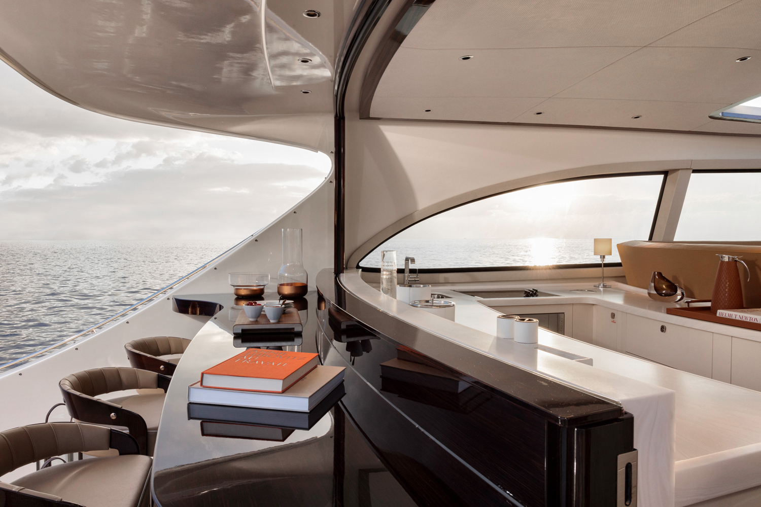 Zeelander 7: 360-degree indoor-outdoor experience by Zeelander Yachts ...