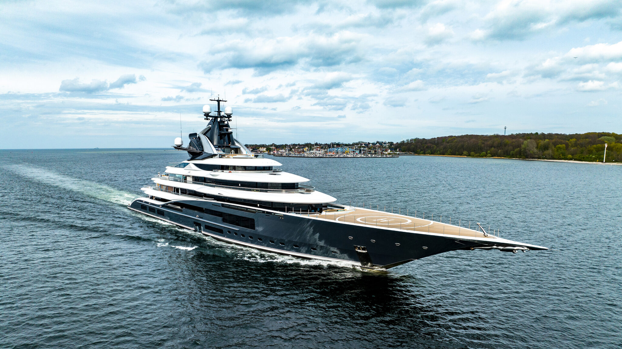 Lürssen delivers their 122-metre superyacht Kismet to her owner | Yacht ...
